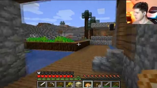 БОМЖ ДОБЫВАЕТ АЛМАЗЫ В МАЙНКРАФТ