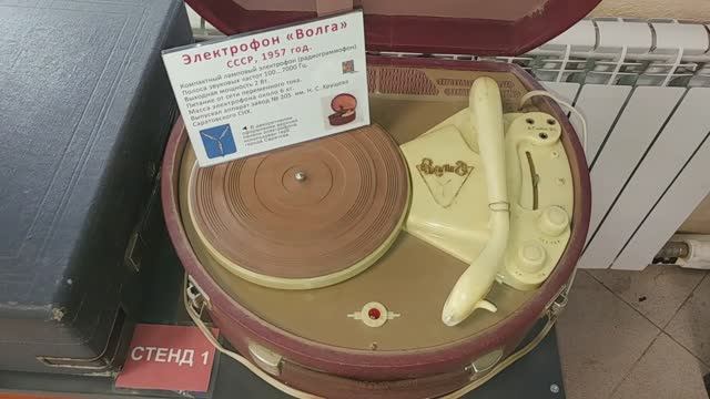 1. Коллекция ламповой электроники.