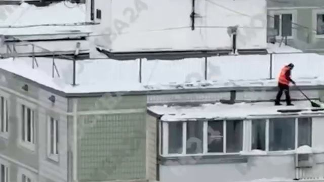 Что мне снег, что мне зной. Что мне дождик проливной. Когда мои друзья со мной.