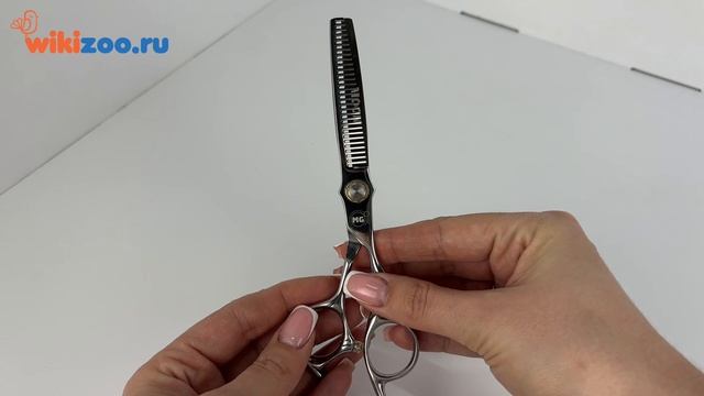 Базовый набор из 2-х ножниц в чехле MOON прямые и филировочные