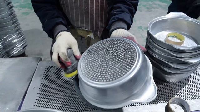 Процесс промышленного производства казанов и сковородок