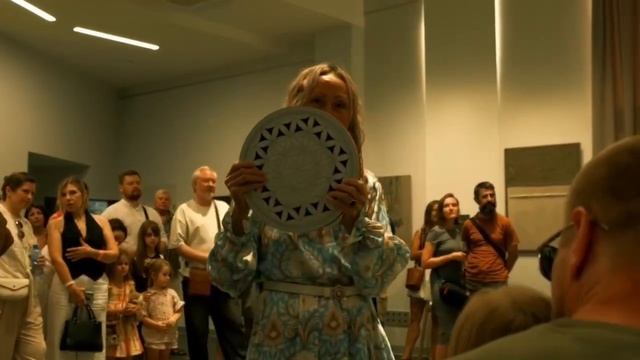 Перформанс дуэта Музыка Света в культурно-деловом центре "Геленджик-Арена".