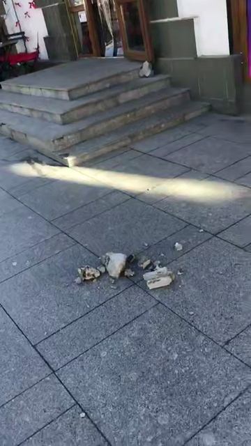 В центре Севастополя продолжают "сыпаться" дома-памятники