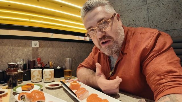 Уличная еда Гонконга – ДЕГУСТАЦИЯ голубей, уток и змей в подворотне