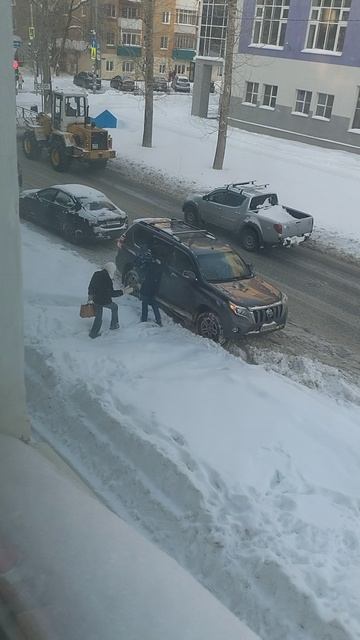 №1296 Двор П. Осипенко 48. 12 января 2026 г., 15:03:35 VID_20260112_150248313