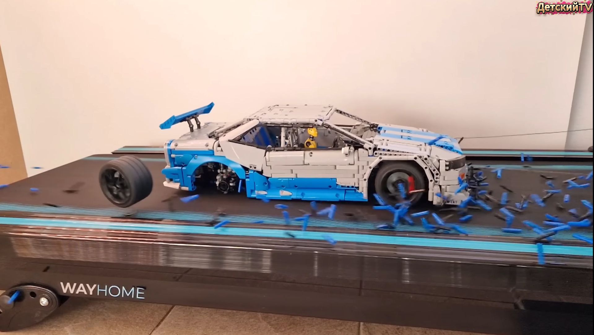 Лего Техник Nissan Skyline — тест на беговой дорожке