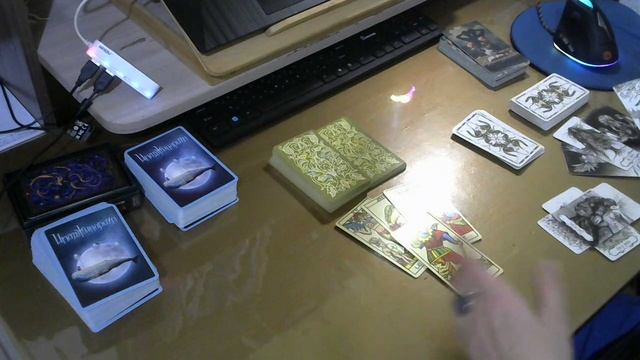 Как считывать информацию с карт ТАРО и МАК