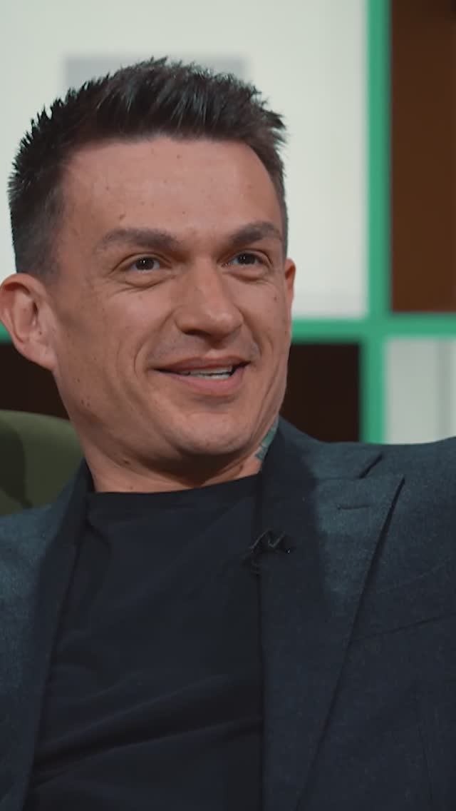 Няня увидела раздетого Влада Топалова