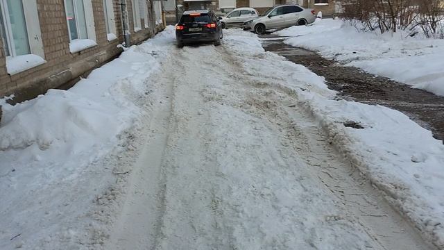 №1274 Двор Г. Звезда 73-Красноармейская 52 10 января 2026 г., 15:05:07 VID_20260110_150230537