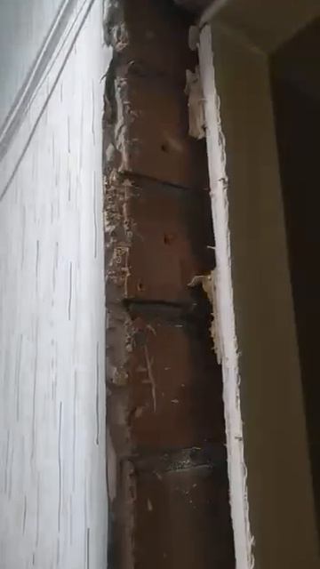 Установка дверной коробки с лазером.