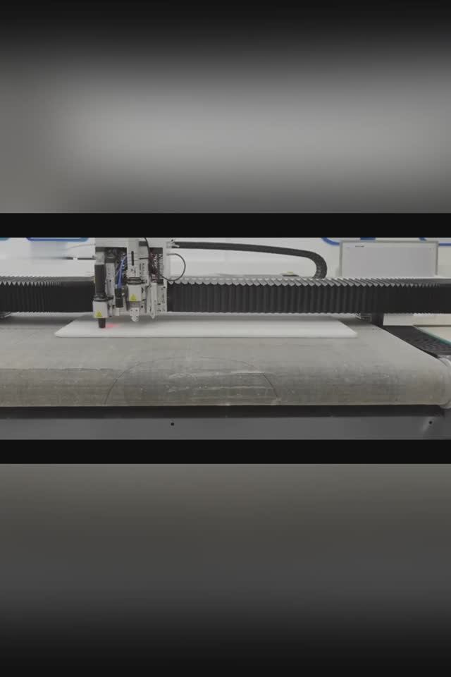 WoodForce HT- VCM1625NF Планшетно-режущий плоттер