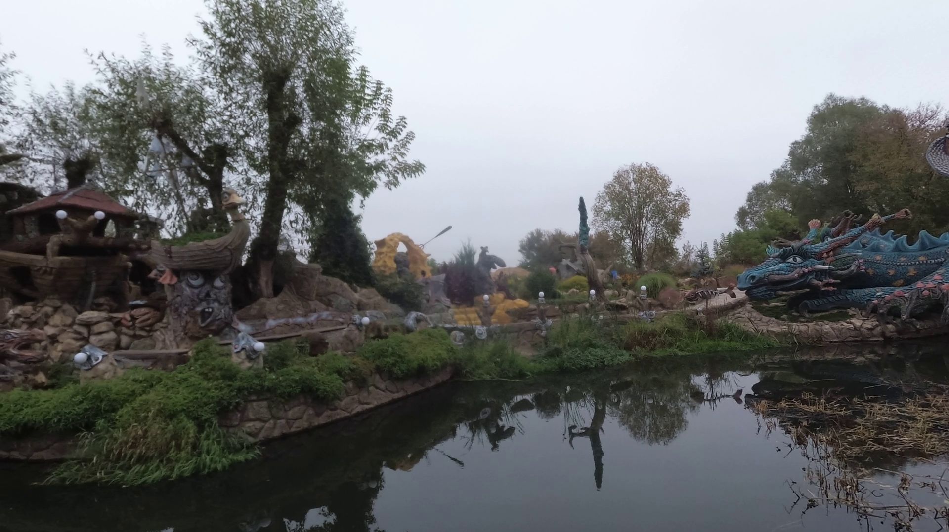 обзор цветников клумб дачи оформление арт бетон.