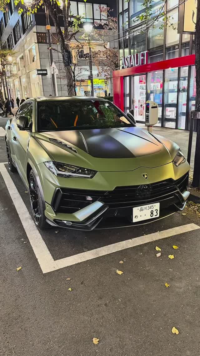 Tokyo. Ginza. Lamborghini Urus 🇮🇹
