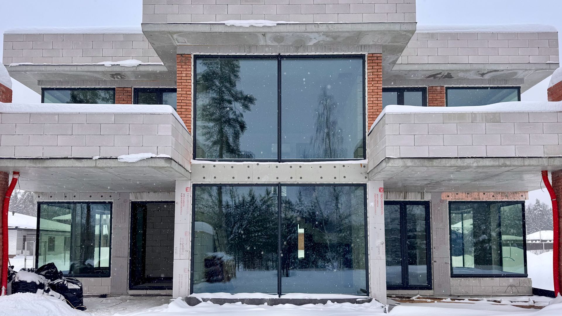 Интелео остекление Schuco (Шуко) загородного дома в Московской области СНТ Заря