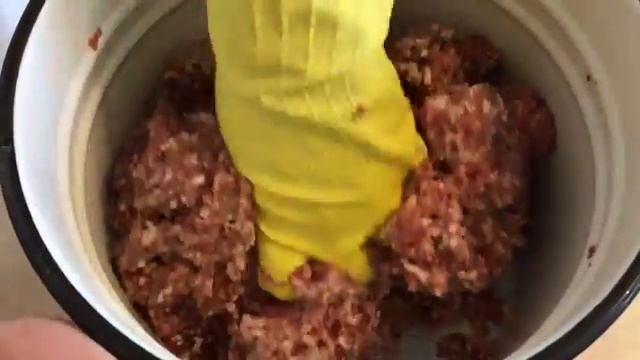 солями любимая. сырокопченая, домашняя.