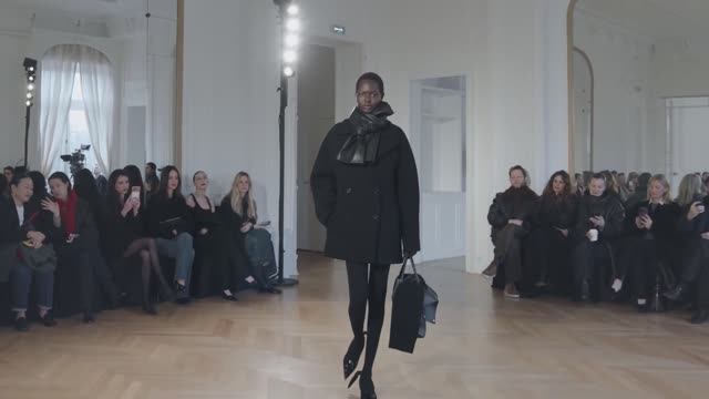 Показ женской коллекции Toteme осень-зима 2026-2027