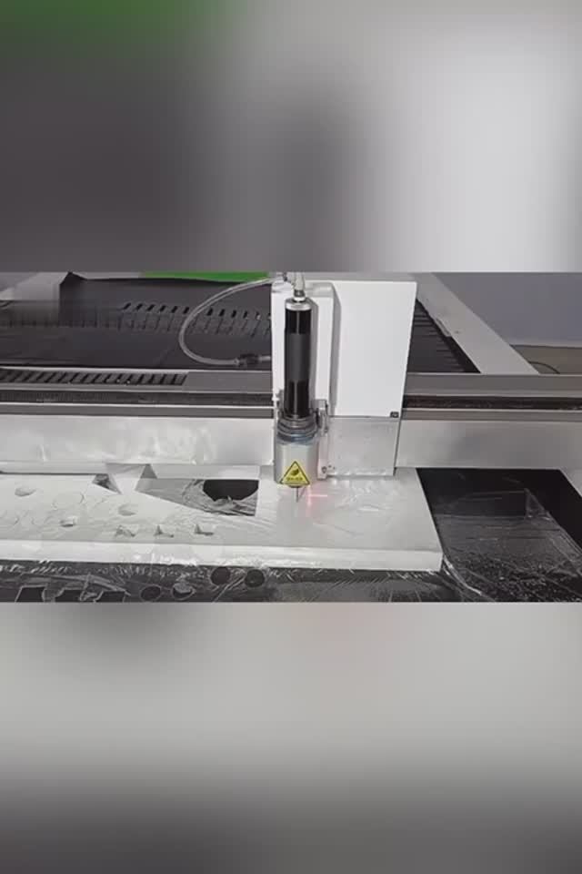 Работа плоттера WoodForce HT-VCM 1625NF