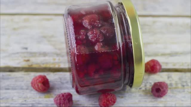 Варенье из малины с целыми ягодами - простые ингредиенты, простой рецепт!