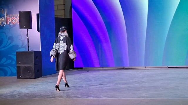 Live: ВЫСТАВКА-ФОРУМ "УНИКАЛЬНАЯ РОССИЯ". Показ мод.