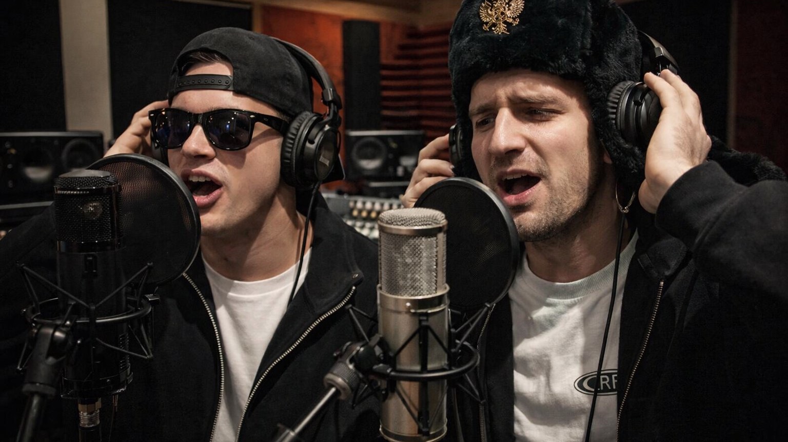 БУСТЕР И ЛИТВИН ЧИТАЮТ РЭП НА СТРИМЕ