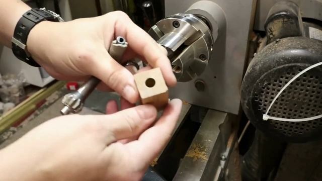 Восстановленный Дубовый крейсер HMS Victory