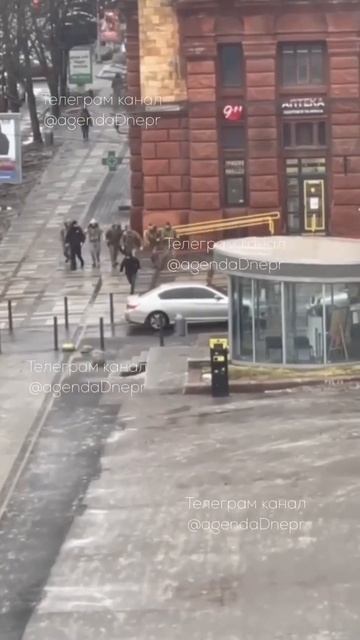 В Днепропетровске мужик попросил ТЦК подержать его сумку и сразу кинул лох_ов