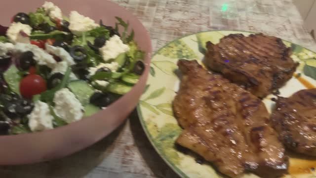 Стейки из свиной шеи