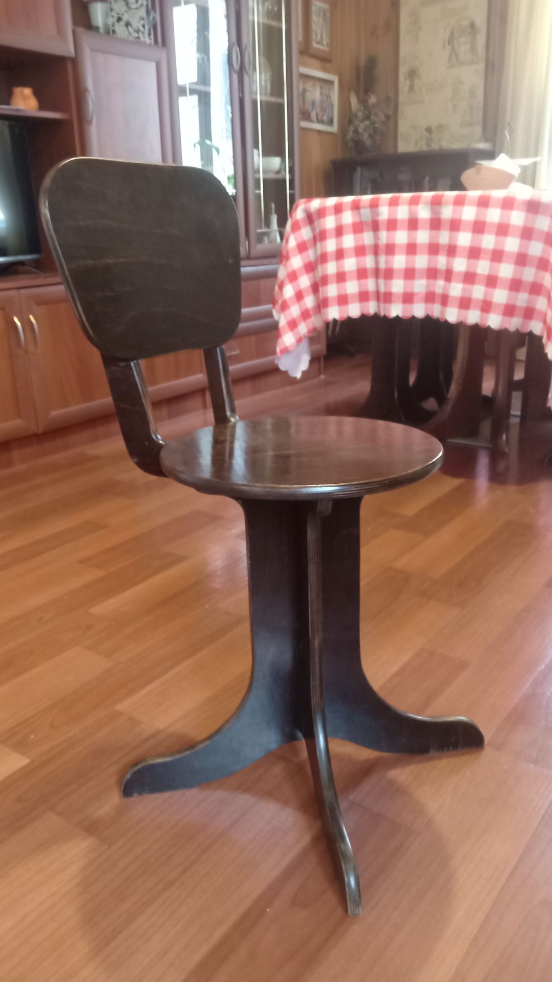 Удобные, прочные, долговечные и симпатичные стулья своими руками.