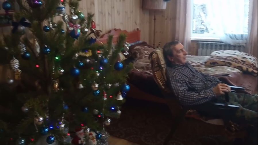 АРХИВ 19-Й ГОД. РОЖДЕСТВО, ПРАЗДНИЧНЫЙ СТОЛ.