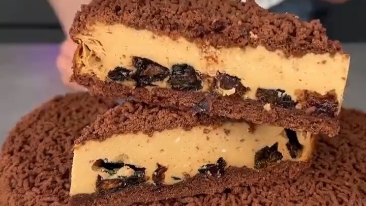 Карамельный ПИРОГ с черносливом...🥧🫐😋