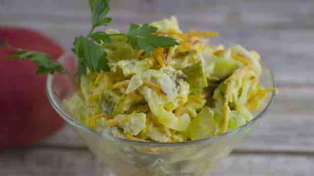Мясной САЛАТ ОБЖОРКА С КУРИЦЕЙ и солеными огурцами! Вместо Оливье - рецепт салата на Новый Год!