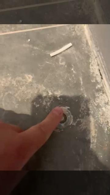 ИДЕАЛЬНЫЙ МОНТАЖ ДВЕРЕЙ: Никаких сколов на стенах! Скрытые стопперы в полу.