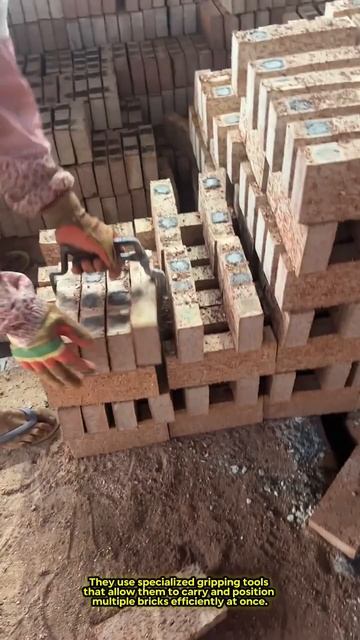 Ручная сборка кирпича на производстве
