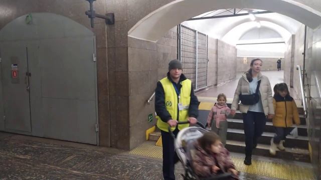 Ленинград (Санкт-Петербург), Оранжевая Линия, переход со ст. метро Достоевская на ст. Владимирская