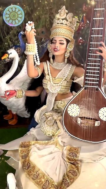 🕉 ТРИ БОГИНИ: Дурга • Лакшми • Сарасвати – сила, богатство, мудрость