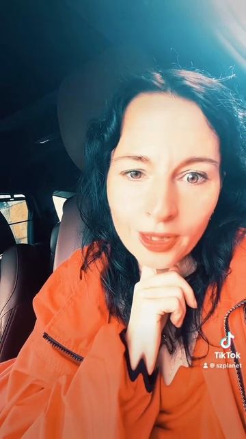 Веселый тренд про прошлые жизни, но, что люди вспоминают до планеты Земля…