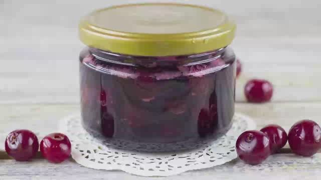 Варенье из вишни с косточкой пятиминутка - самый простой рецепт приготовления вишневого варенья!