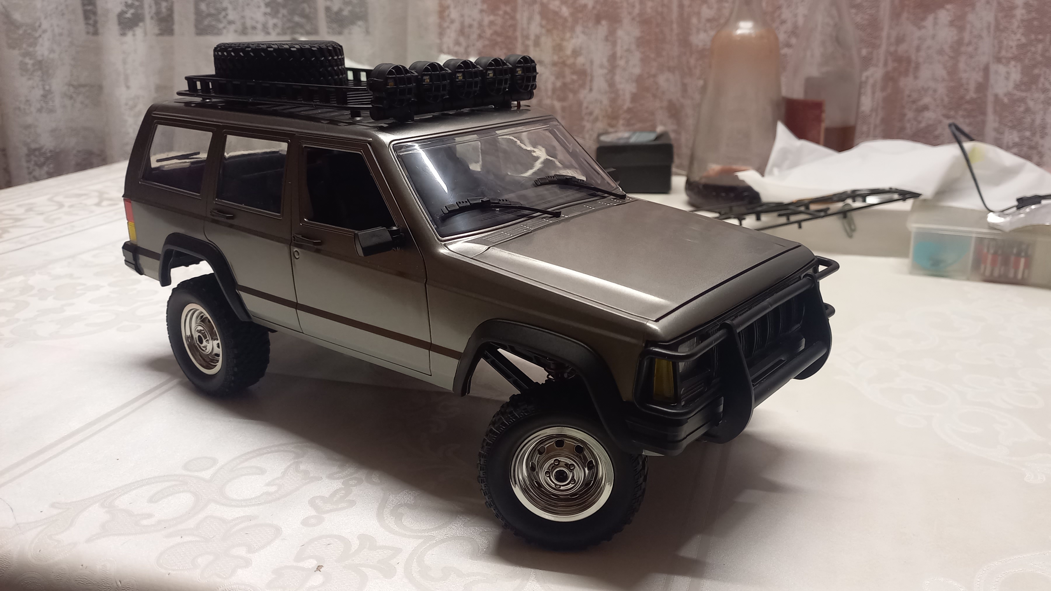 MN78 JEEP Cherokee 1:12