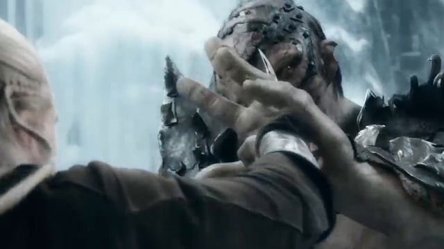 Фильм "Хоббит: Битва Пяти Воинств." Леголас сражается с Болгом. Смерть Болга.