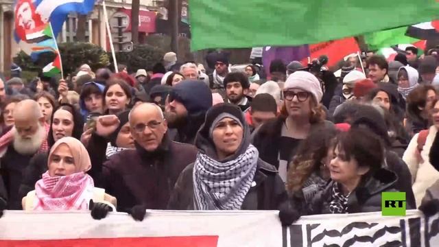 متظاهرون في باريس يطالبون بمزيد من الحكم الذاتي لغزة ويرفضون نموذج "مجلس السلام"