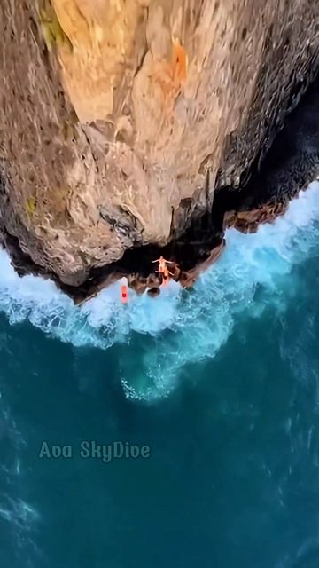 Отцепились и в воду