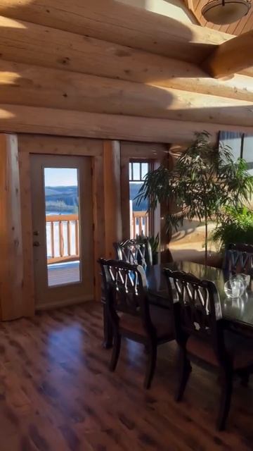 Дом из канадского кедра