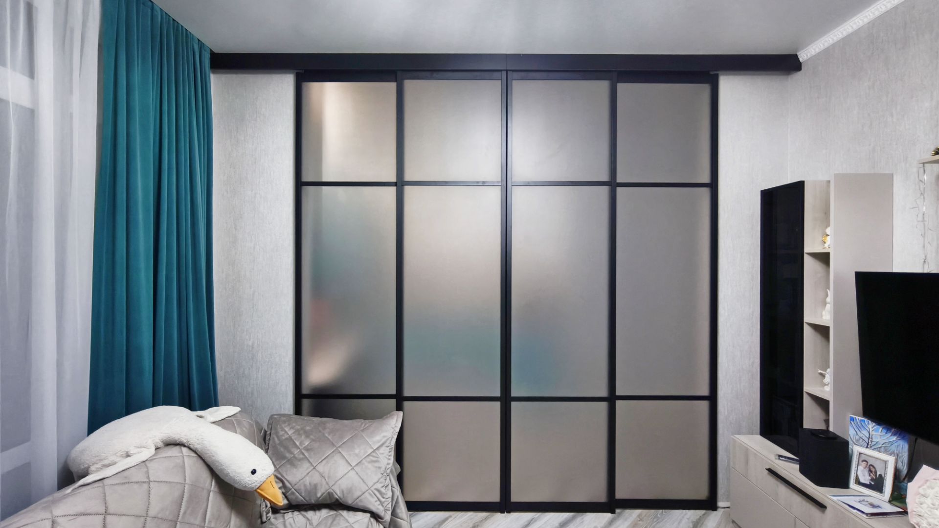 РАЗДВИЖНАЯ ПЕРЕГОРОДКА ДЛЯ ЗОНИРОВАНИЯ 042