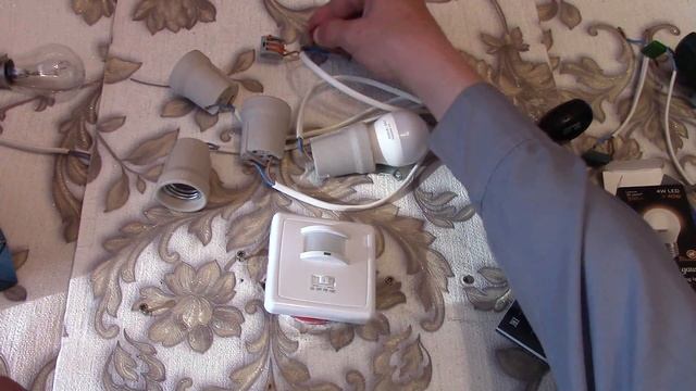 Как подключить двухпроводный датчик движения и светодиодные лампы .