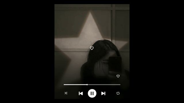 песня- я ломаю руки, я ломаю губы 
автор- DAKOOKA