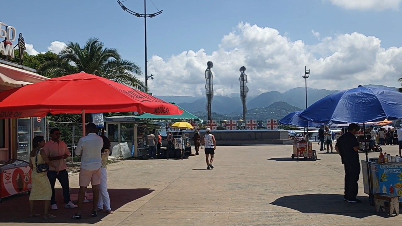 Скульптура Али и Нино в Батуми (край Аджария, Грузия) 17.07.2025