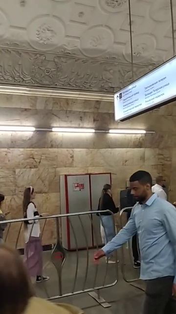 Shocked for Americans and Western Europeans! Beautiful! Safely! Moscow metro, Novokuznetskaya