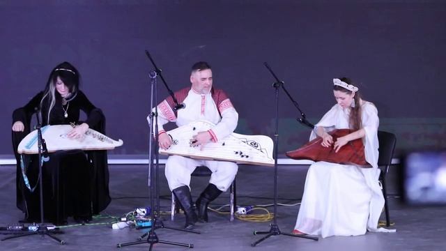 Трио гусляров Алёна Выхованец, Гузимир, Виктория Шаповалова. Уникальная Россия