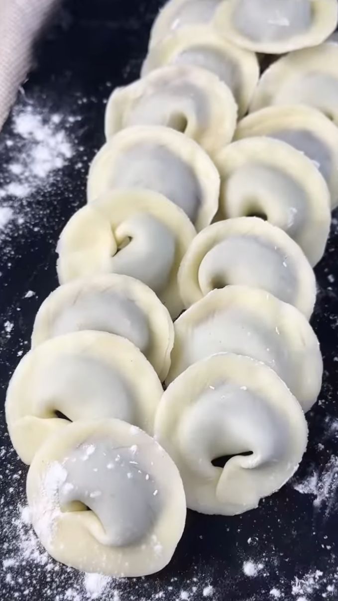 Пластичное тесто для пельмешек. Пластичный шоколад для лепки