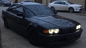 Черный бумер,но в traffic racer 
1часть